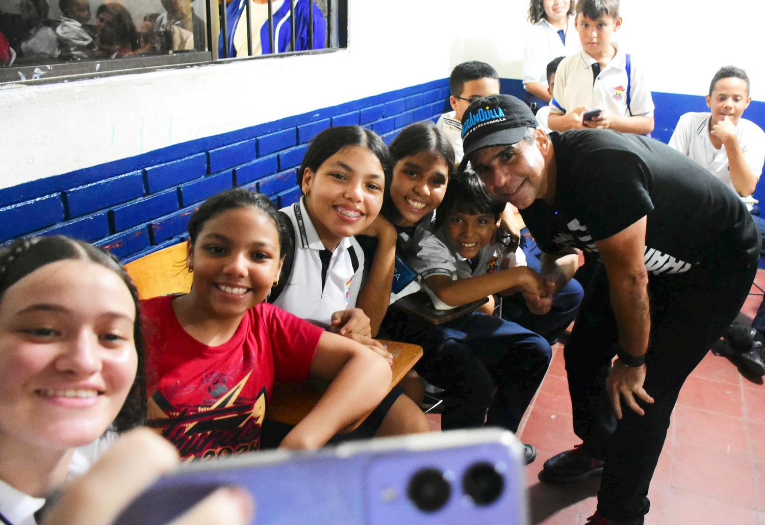 En la IED Juan José Rondón, alcalde Char entregó primeras aulas ...