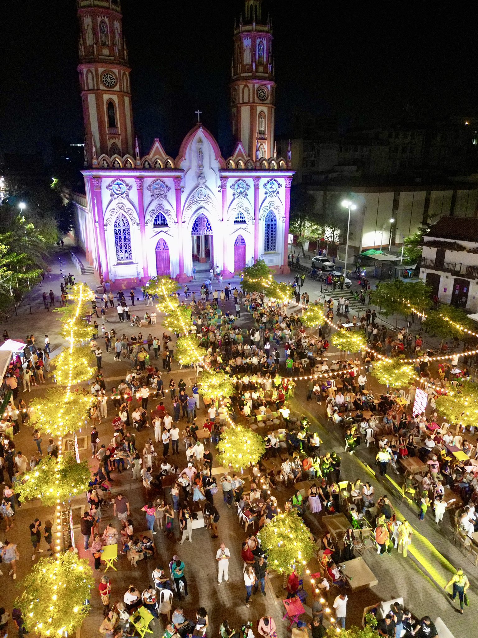 La plaza de San Nicolás volvió a brillar con Noches de Centro – Alcaldía de Barranquilla ...